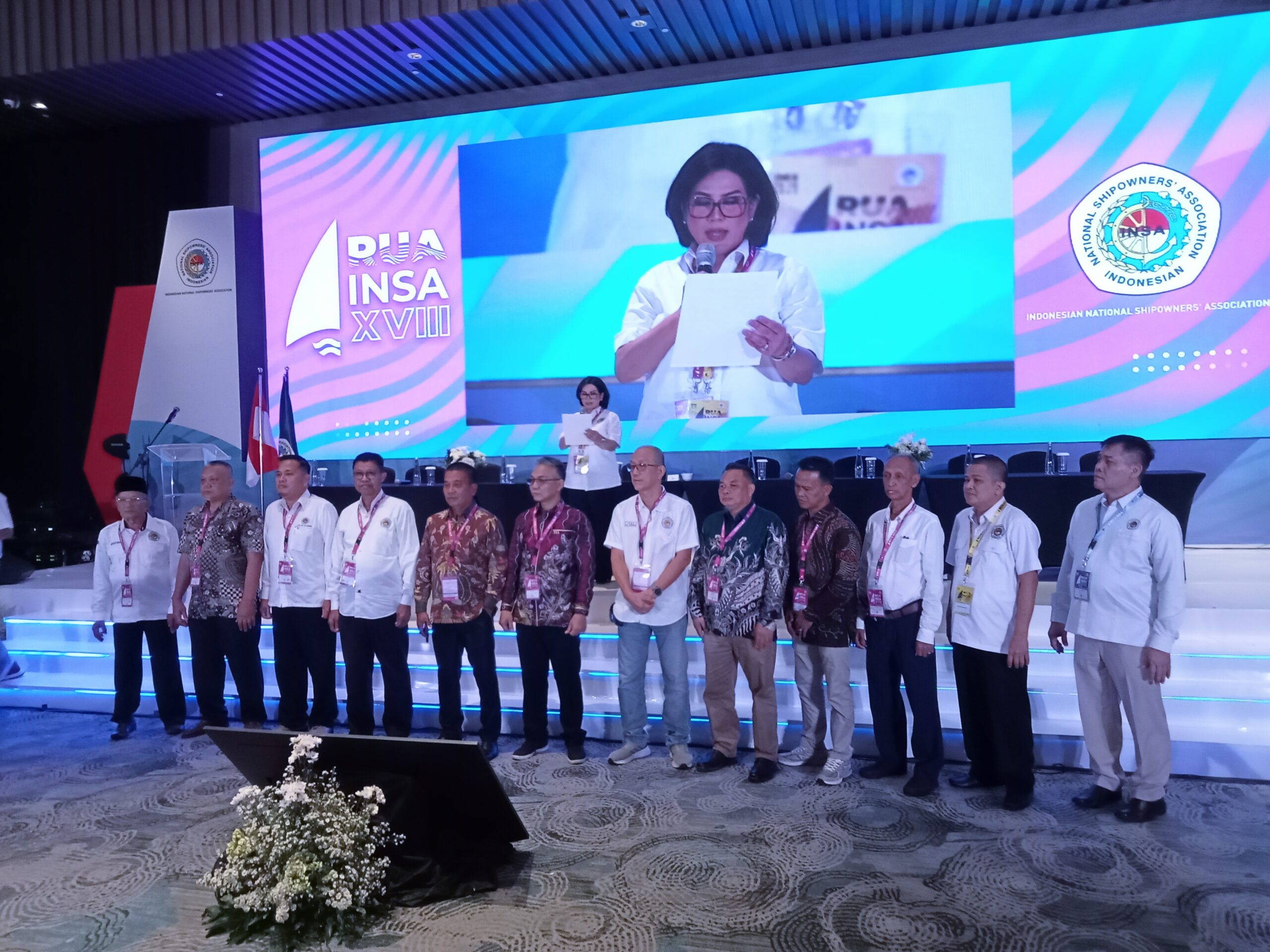 Carmelita Hartoto Kukuhkan 12 Ketua DPC INSA – Ocean Week
